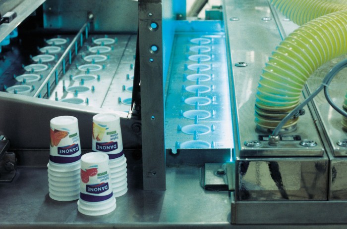 UVC disinfection of food packaging materials and surfaces by log stages