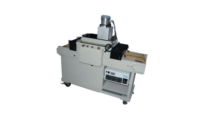 Belt conveyor UV curing systems